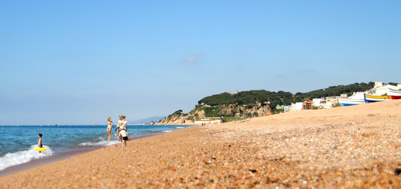 Salut aplaudeix que la platja de Calella es converteixi en un espai ...