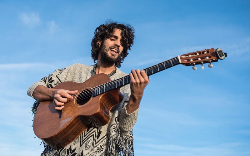 Pedro Pastor presenta a Calella ”Vueltas” – Ràdio Calella Televisió