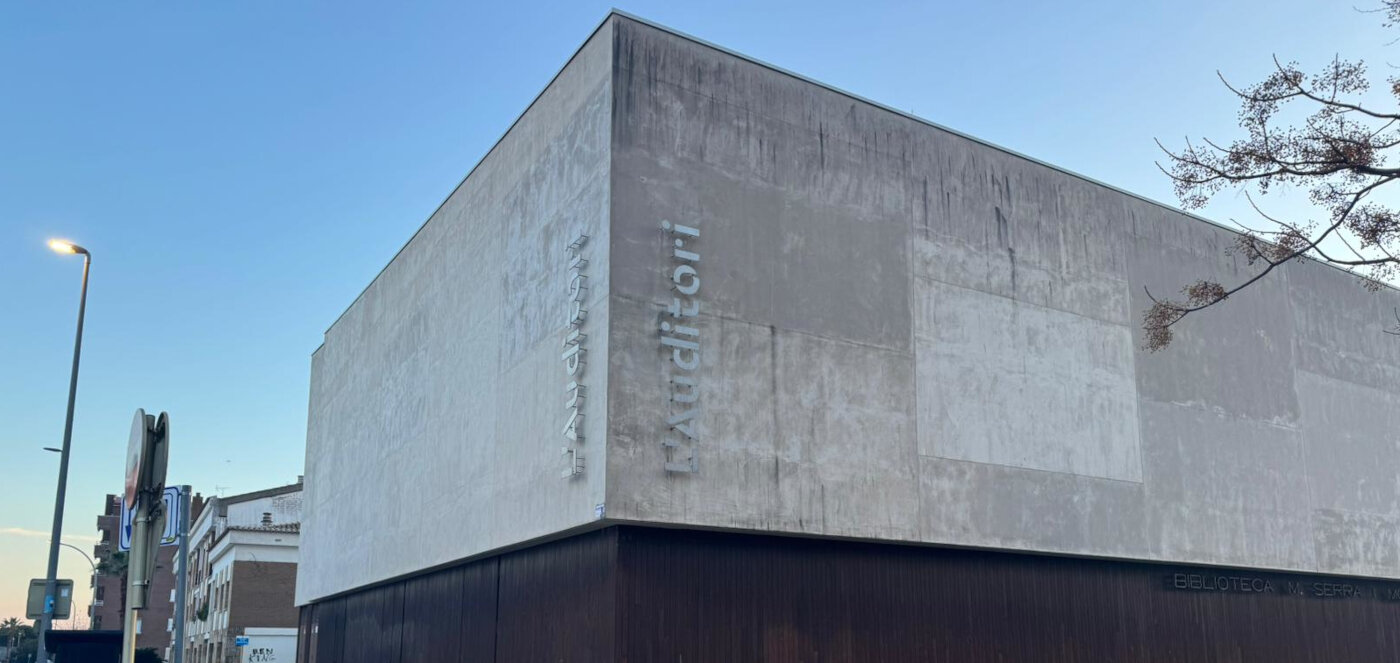 Concentració feminista contra el concert d’Albert Pros-Deprius a Pineda ...